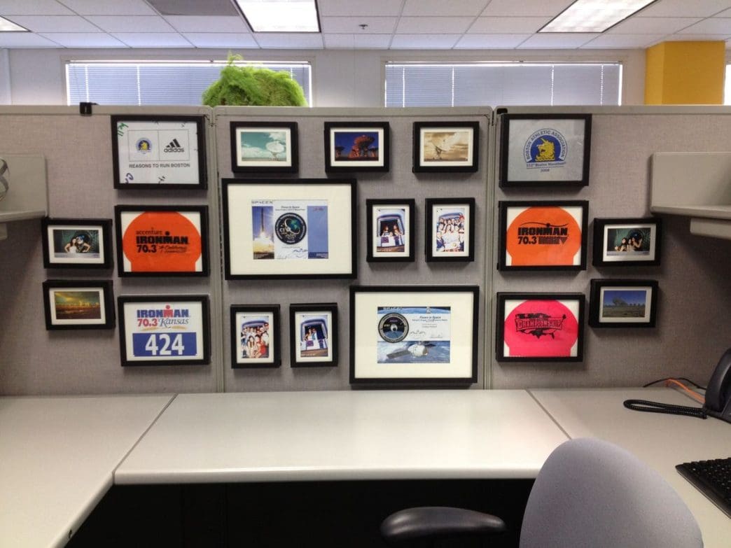 20 Ideas On How To Decorate Your Office At Work