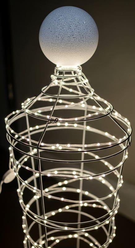How To Make A DIY Tomato Cage Ghost That Lights Up
