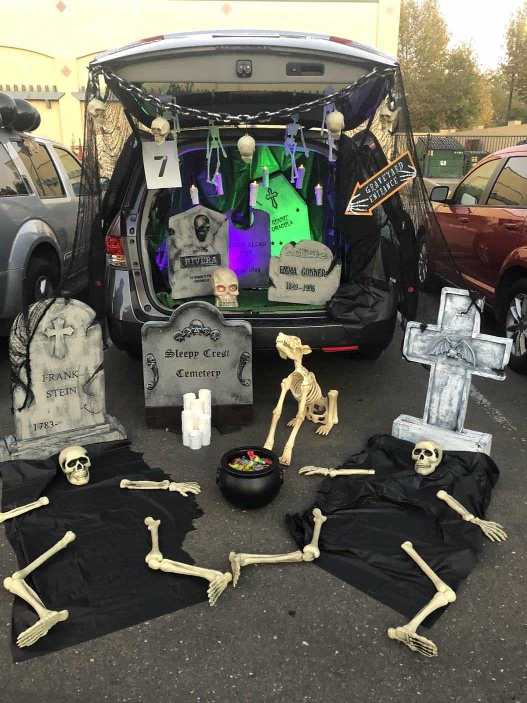 21 Creative Halloween Trunk or Treat DIY Ideas