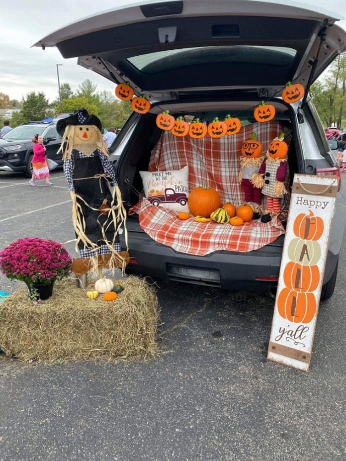 21 Creative Halloween Trunk or Treat DIY Ideas